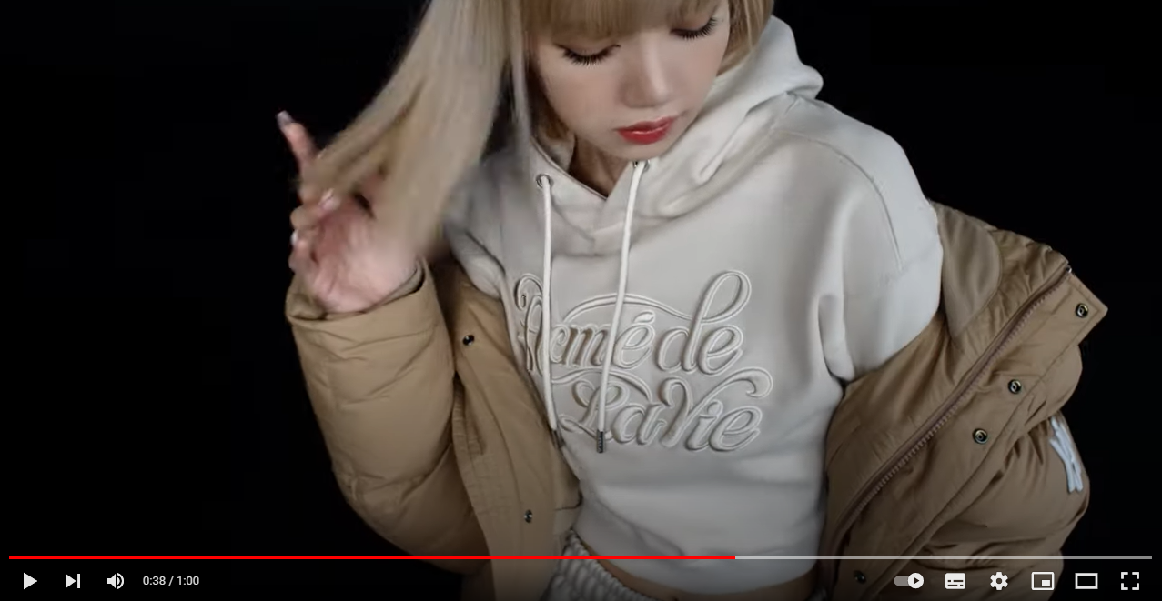 cn.ktown4u.com : (LISA Random 1 Out of 5 Gifts) Curly Logo Emboss ...